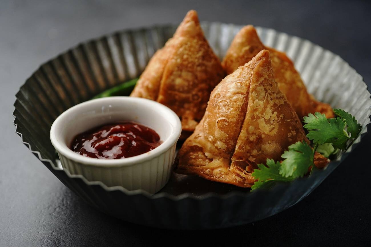 21 Best Street Foods In Guwahati Not To Miss! | Oddessemania