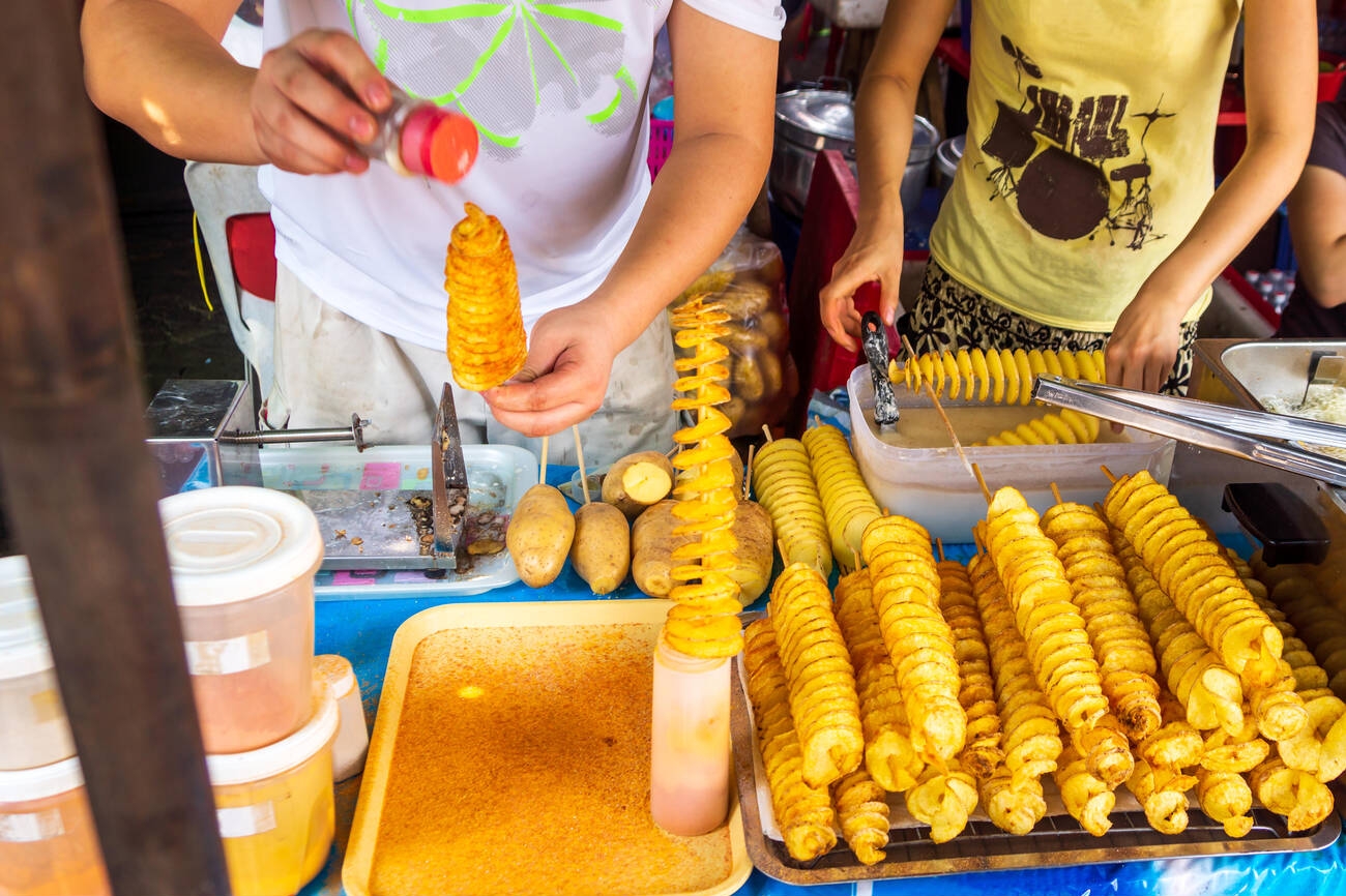 21 Best Street Foods In Guwahati Not To Miss! | Oddessemania