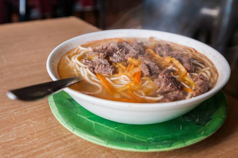 21 Best Street Foods In Guwahati Not To Miss! | Oddessemania