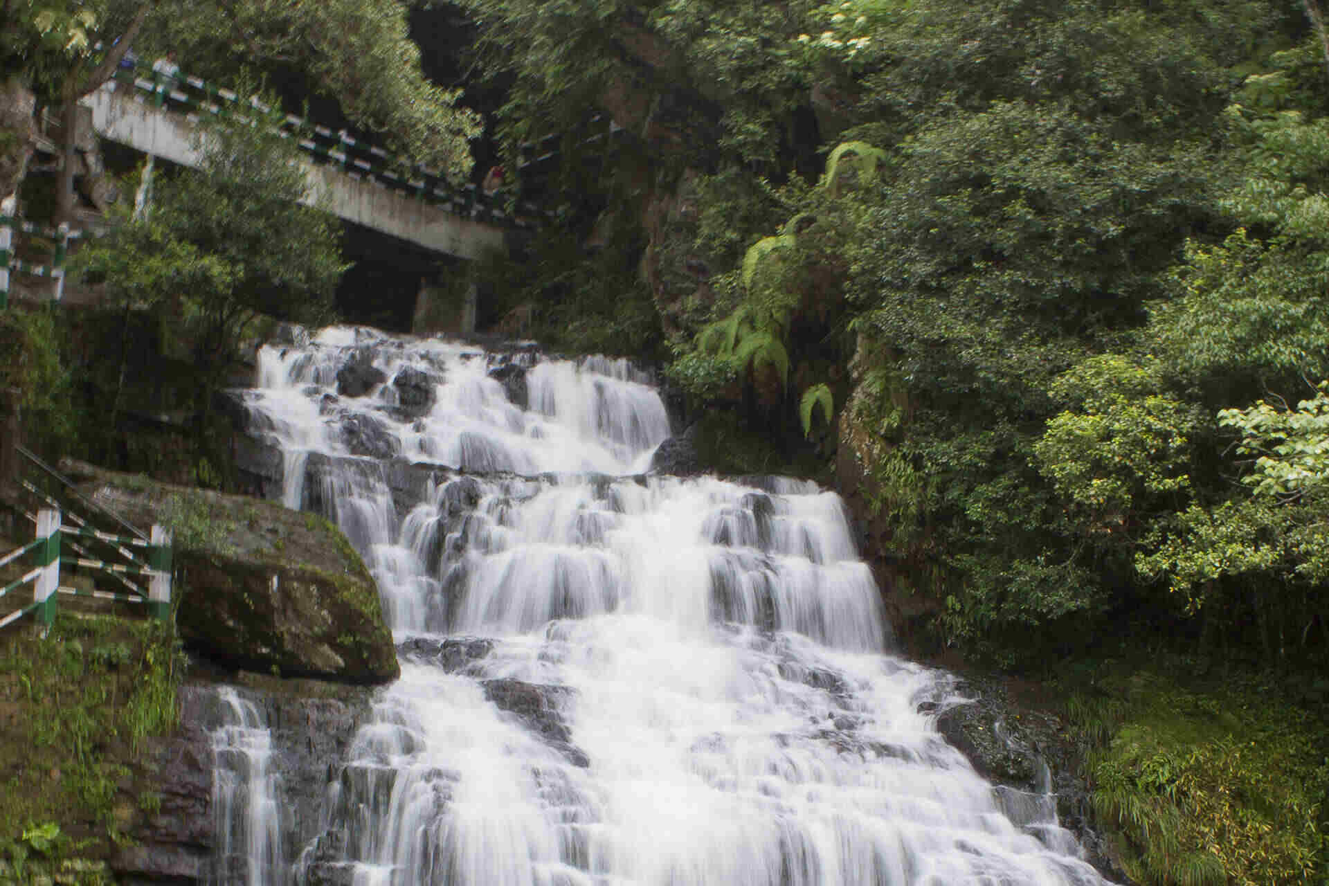 Elephant Falls:A Perfect Spot For Family Trip